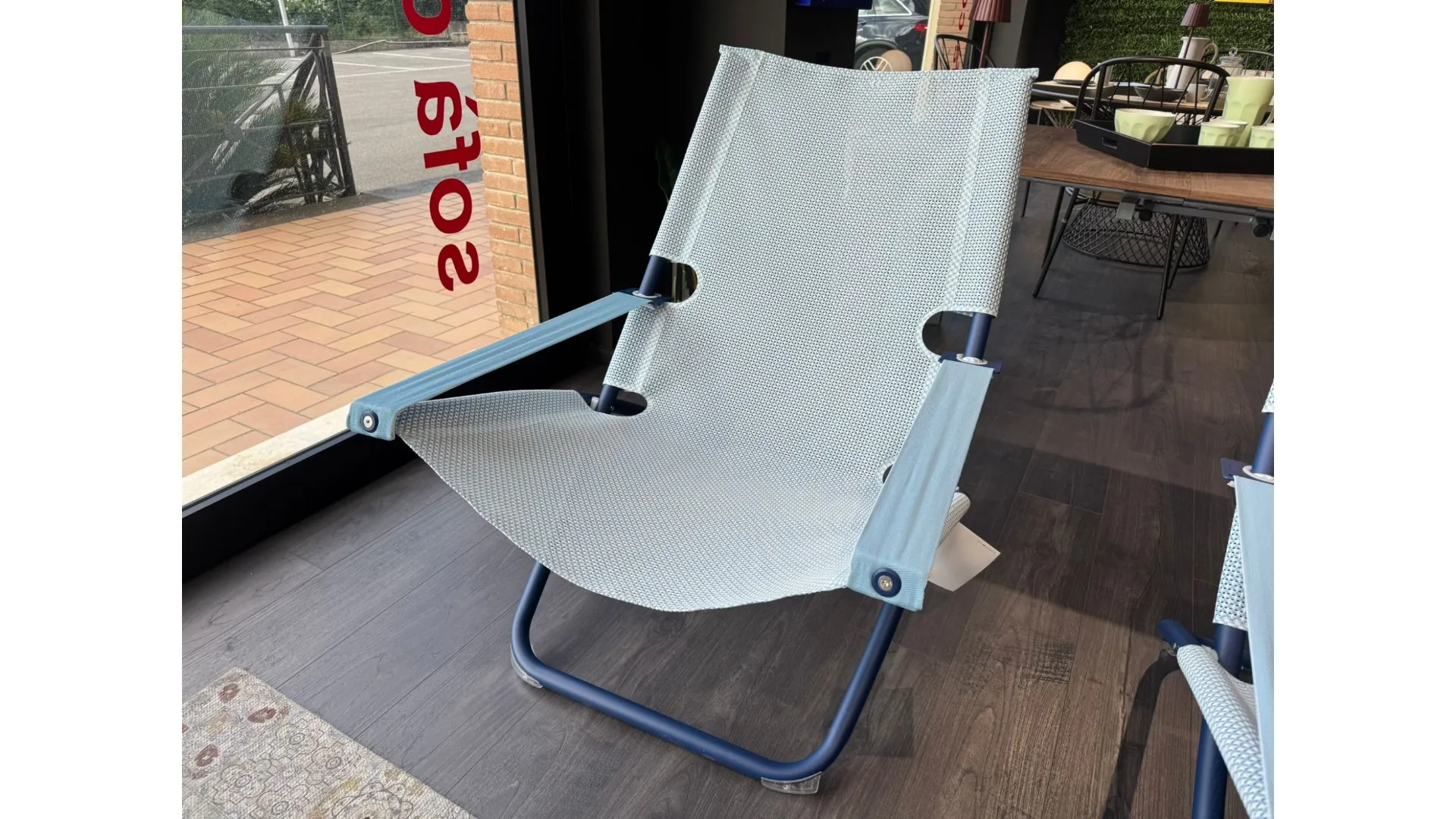 Prezzo Outlet Sedia Sdraio Modello Snooze di Emu